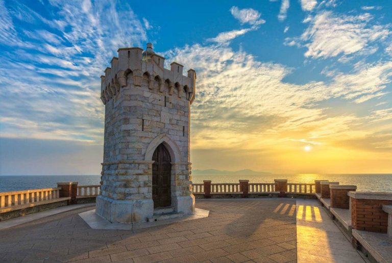 Faro Della Rocchetta E borghi Faro Della Rocchetta E borghi