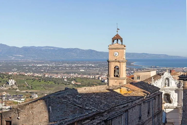 Scopri il centro storico di Corigliano e il suo Castello